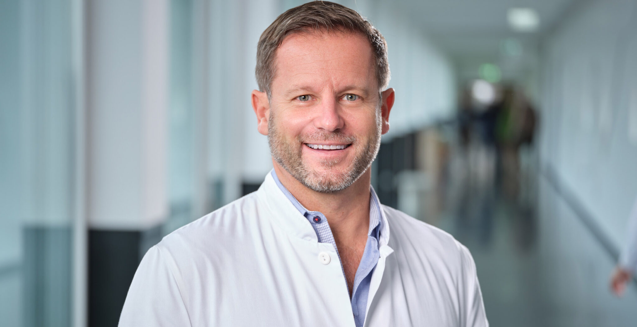 Dr. med. Laszlo Entz PhD, FIPP – Zentrum für Neurochirurgie Zürich